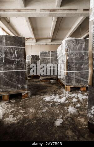 Concrete blocks on pallets Stock Photo - Alamy