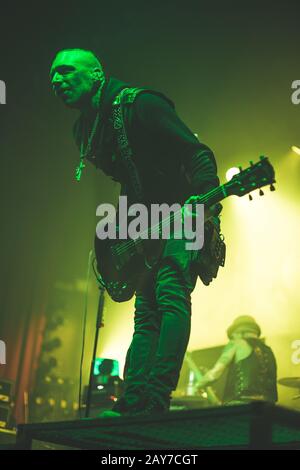 Nicke Borg singer/ guitarist from backyard babies live at o2 ritz ...