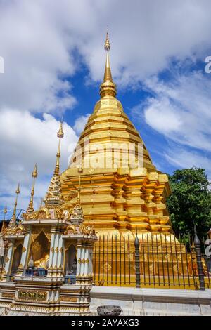 Wat Chomphu temple, Chiang Mai, Thailand Stock Photo - Alamy