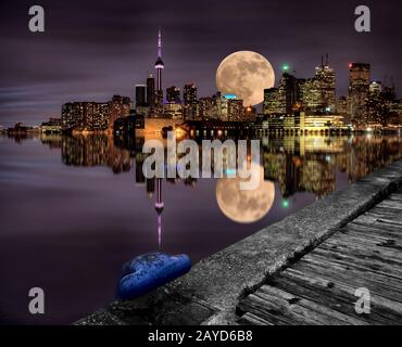 Full Moon Toronto Stock Photo - Alamy