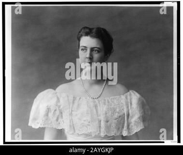 Frances F. Cleveland, head-and-shoulders portrait, facing left Stock ...