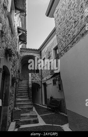 Scapoli, Isernia. Is an Italian town of 663 inhabitants in the province ...