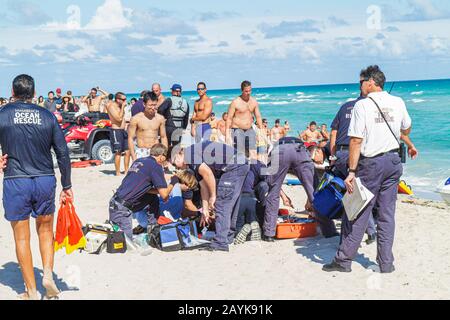 CPR - Cardiopulmonary resuscitation Stock Photo: 74091128 - Alamy