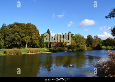 Cirencester Abbey Park and Gardens, Cirencester, England ...
