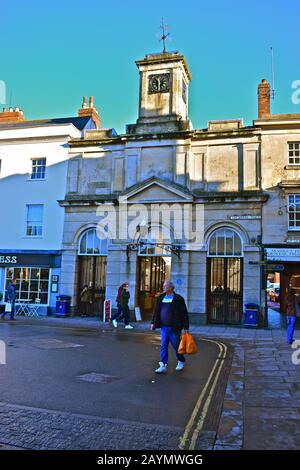 Market Square Devizes town centre shops Wiltshire England UK Stock ...