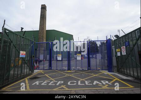 Metropolitan police vehicle pound, Charlton, London Stock Photo - Alamy