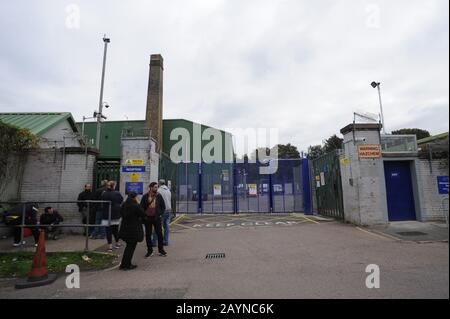 Metropolitan police vehicle pound, Charlton, London Stock Photo - Alamy
