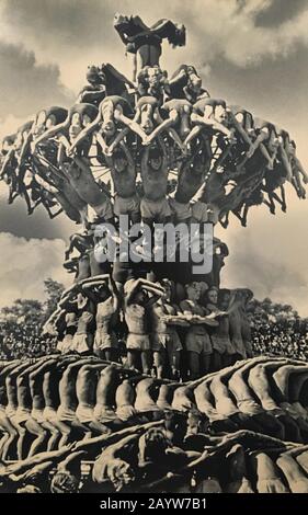 The Pyramid, Moscow. Museum: PRIVATE COLLECTION. Author: Lev Abramovich ...