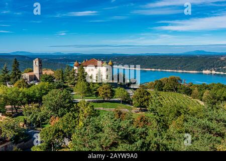 Lake Saint Croix with Chateau Aiguines Alpes de Haute Provence France ...