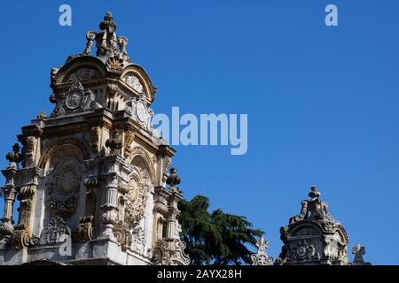 Gate of Dolma Bache Palace, Istanbul, Turkey Stock Photo - Alamy