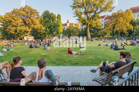 Boxhagener Platz, young people relaxing in Friedrichshain, Berlin ...