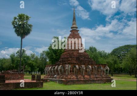 Sukhothai, Thailand, Wat Sorasak in Sukhothai Historical Park Stock ...