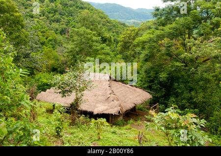 Thailand: Traditional Akha housing, Ban Huai Kee Lek, Chiang Rai ...