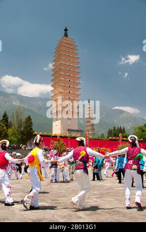 China: Bai women at the Bai music and dance festival, San Ta Si (Three ...