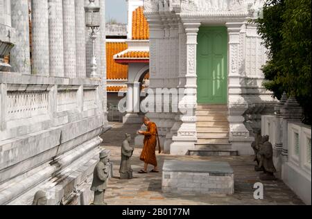 Thailand: Wat Ratchapradit, Bangkok. Wat Ratchapradit (Rajapradit) was ...