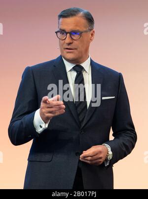 Munich, Germany. 18th Feb, 2020. L-R: Eva Lettenbauer, Florian Siekmann ...