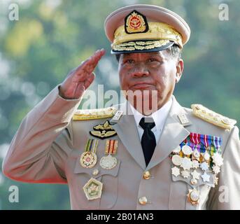 Than Shwe (L), chairman of the Myanmar State Peace and Development ...