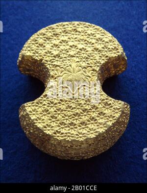 Japan: 'Kobundo' gold coin of the Tokugawa Period. Photo by PHGCOM (CC ...