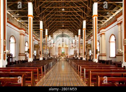Interior of the UNESCO World Heritage Paoay (St. Augustine) Church ...