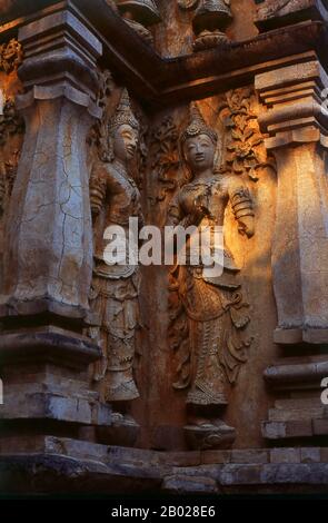 Thailand: Stucco thewada (angels) adorn the Maha Chedi (Great Chedi ...
