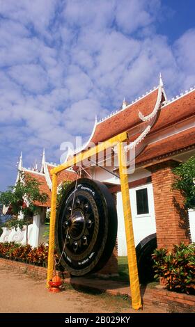 Pictures of Southeast Asian musical instruments with a black background ...