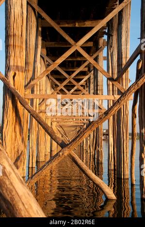 Ava ( Inwa ) Bridge, Mandalay, Myanmar Stock Photo - Alamy