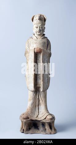 Figure of a Woman, Tang dynasty (618–907), China, Earthenware, H. 7 7/8 ...