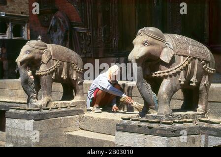 Licchavi statue of CHANGU NARAYAN at the CHANGU NARAYAN TEMPLE ...
