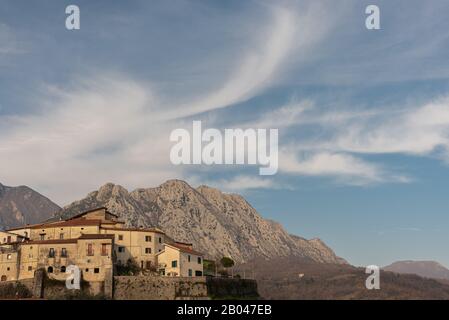 Scapoli, Isernia. Is an Italian town of 663 inhabitants in the province ...