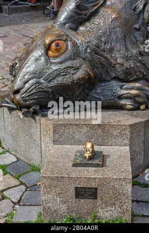 The Der Hase (The Hare) by Jürgen Goertz sculpture in Nuremberg ...