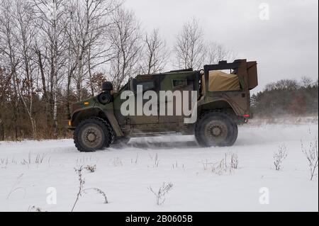 Students in the Joint Light Tactical Vehicle (JLTV) Operator New ...