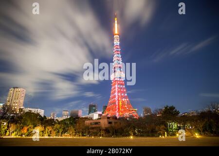 Shiba Park at night in Tokyo, Japan Stock Photo - Alamy
