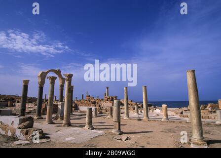 LIBYA, NEAR TRIPOLI, SABRATHA, CURIA, (SENATE HOUSE), ARCH Stock Photo ...