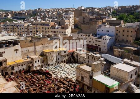 MOROCCO, FEZ, MEDINA (OLD TOWN), OVERVIEW OF TANNERIES Stock Photo - Alamy