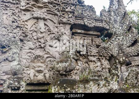Stone carving on the gates to Kebun Raya Bali - Bali Botanical Garden ...