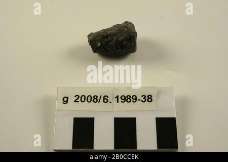 Pendulum ball of lead, conical unworked with flat top, type II ...