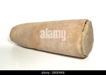 ibispot, ibis, The ibis pot is wheel-made from a self-slipped Nile silt ...