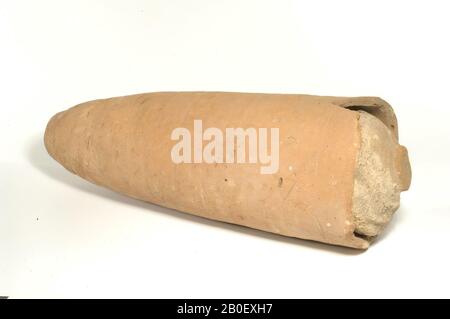 ibispot, ibis, The ibis pot is wheel-made from a self-slipped Nile silt ...