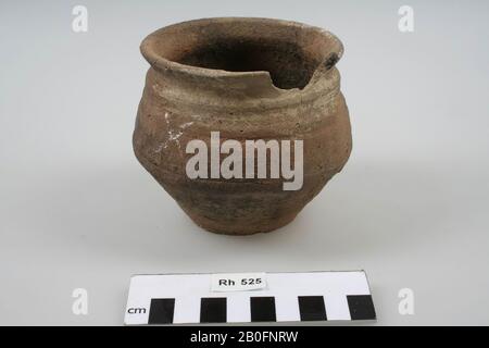 Knuckle jar of smooth-walled, Frankish earthenware, concave Stock Photo ...