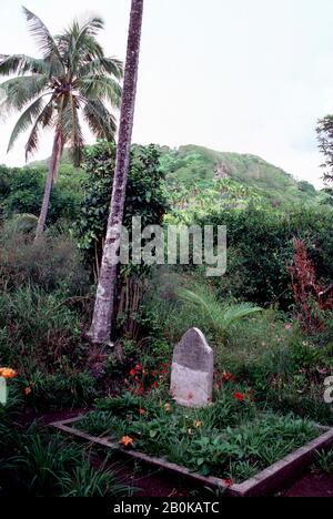 The grave of John Adams, Pitcairn Island, Pacific Stock Photo - Alamy
