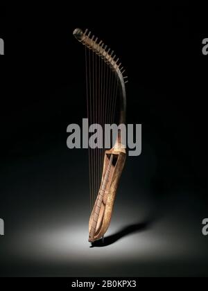 Arched Harp (shoulder harp Stock Photo - Alamy
