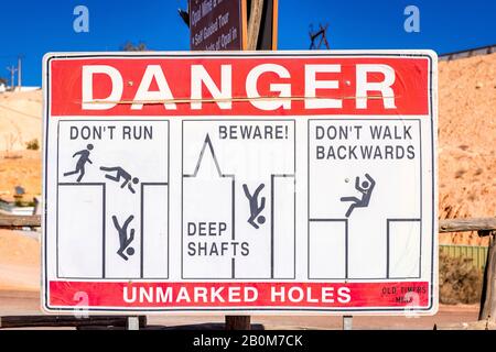 Mine shaft warning sign-Coober Pedy-SA-Australia Stock Photo - Alamy