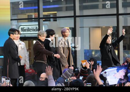 L-R) Jimin (Park Jimin), Jungkook (Jeon Jeongguk), Rap L-R) Jimin (Park Jimin), Jungkook (Jeon Jeongguk), Rap