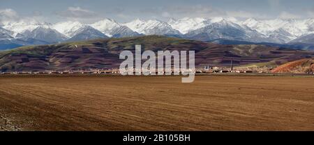 The northern edge of the Tibetan plateau. Qinghai, China Stock Photo ...