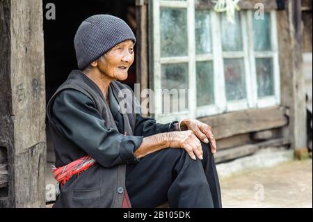 Bulang ethnic minoriy oldwoman, Xishuangbanna, Yunnan, China Stock ...