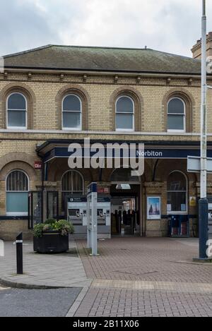 Norbiton Railway Station Sign Stock Photo - Alamy