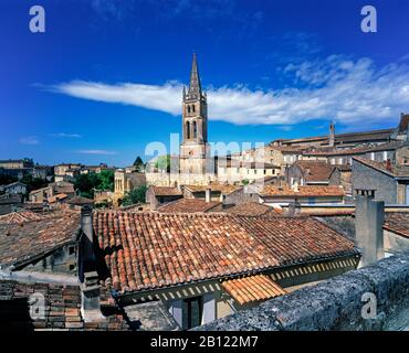 St Emilion Church Stock Photo - Alamy