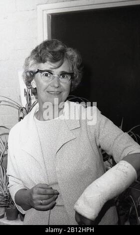 1960s, historical, British television presenter and entertainer, Leslie ...