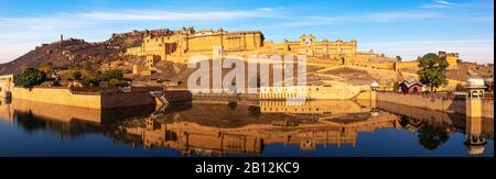 Amber Fort of India, Jaipur, full view at sunset Stock Photo - Alamy