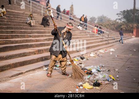 garbage man, Jama Masjid, India, Asia Stock Photo - Alamy